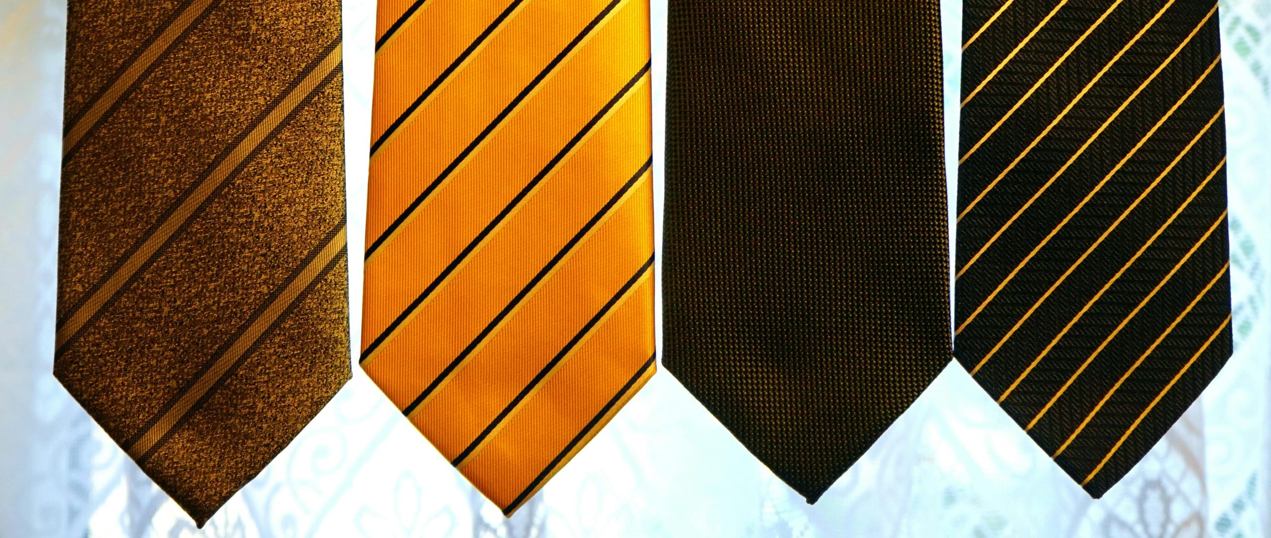 Corbatas y pañuelos para tu traje: Elegancia y estilo para no perder